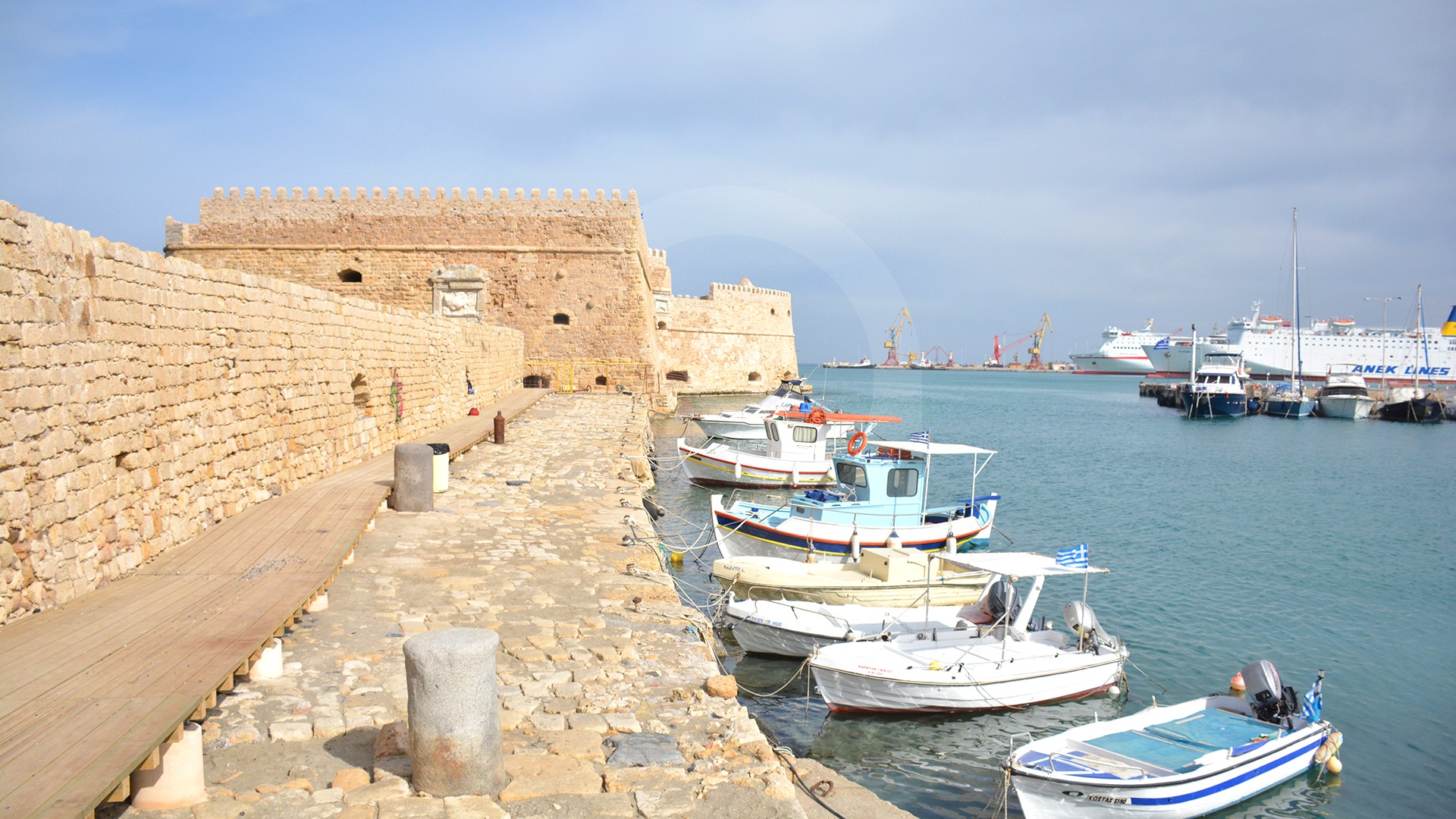 Ενετικό Λιμάνι Ηρακλείου - thisiscrete . travel guide of Crete