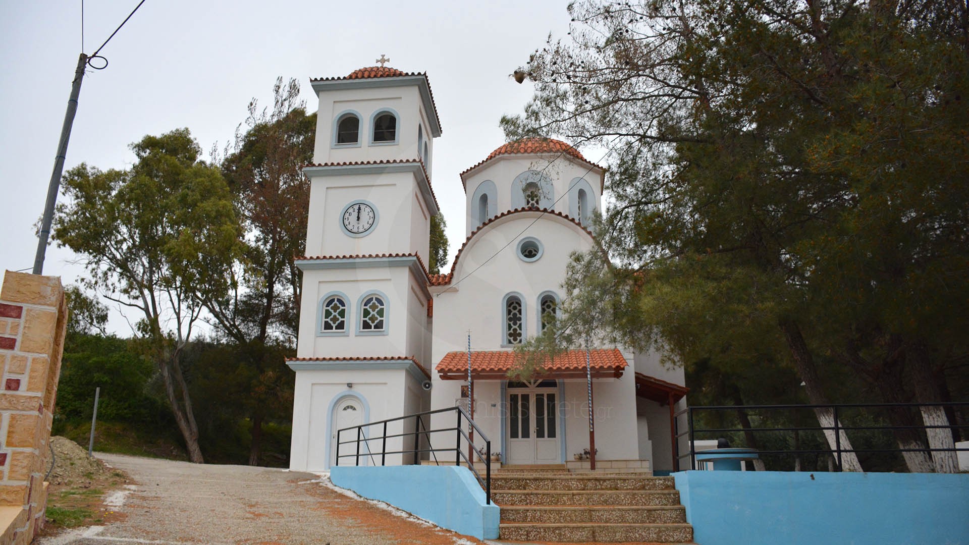 Ιερός ναός Αγία Τριάδα Γωνιές Πεδιάδας - thisiscrete . travel guide of ...