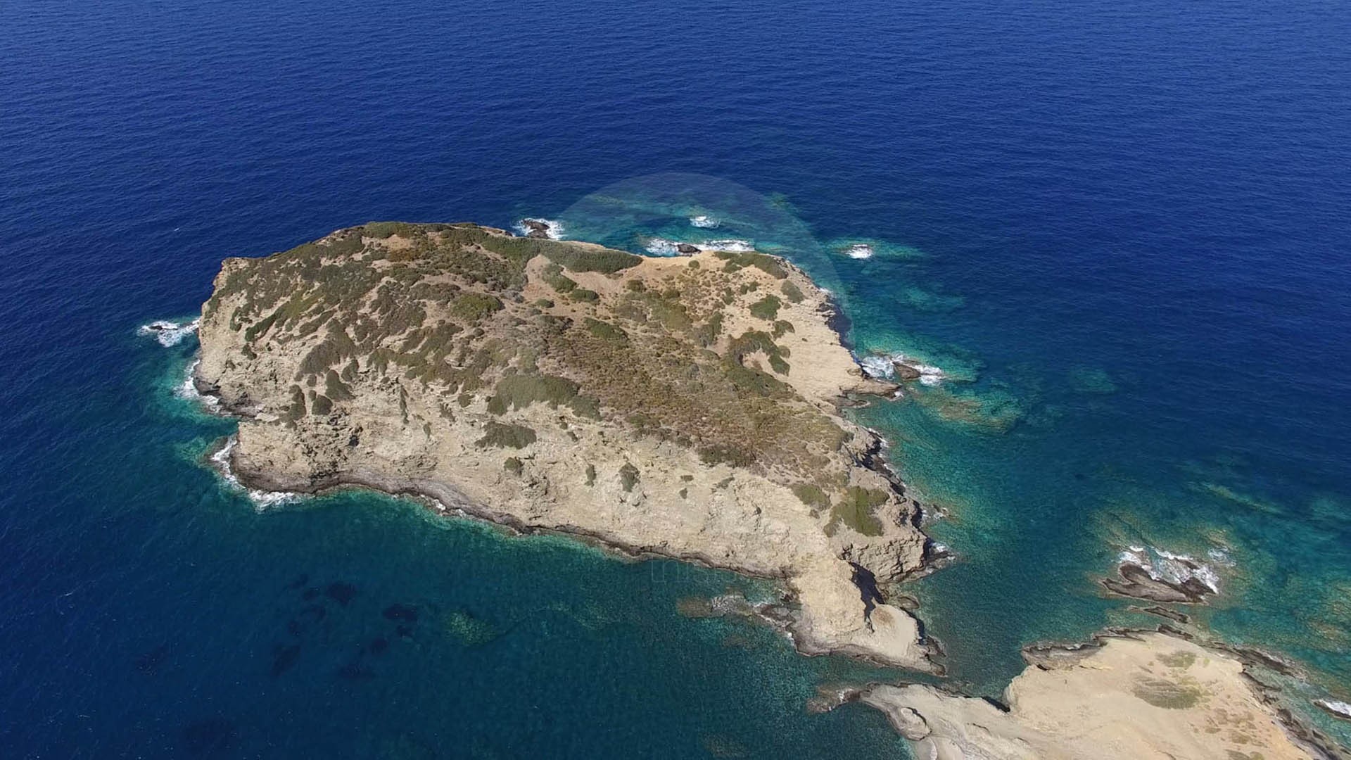 Peristeri island - thisiscrete . travel guide of Crete